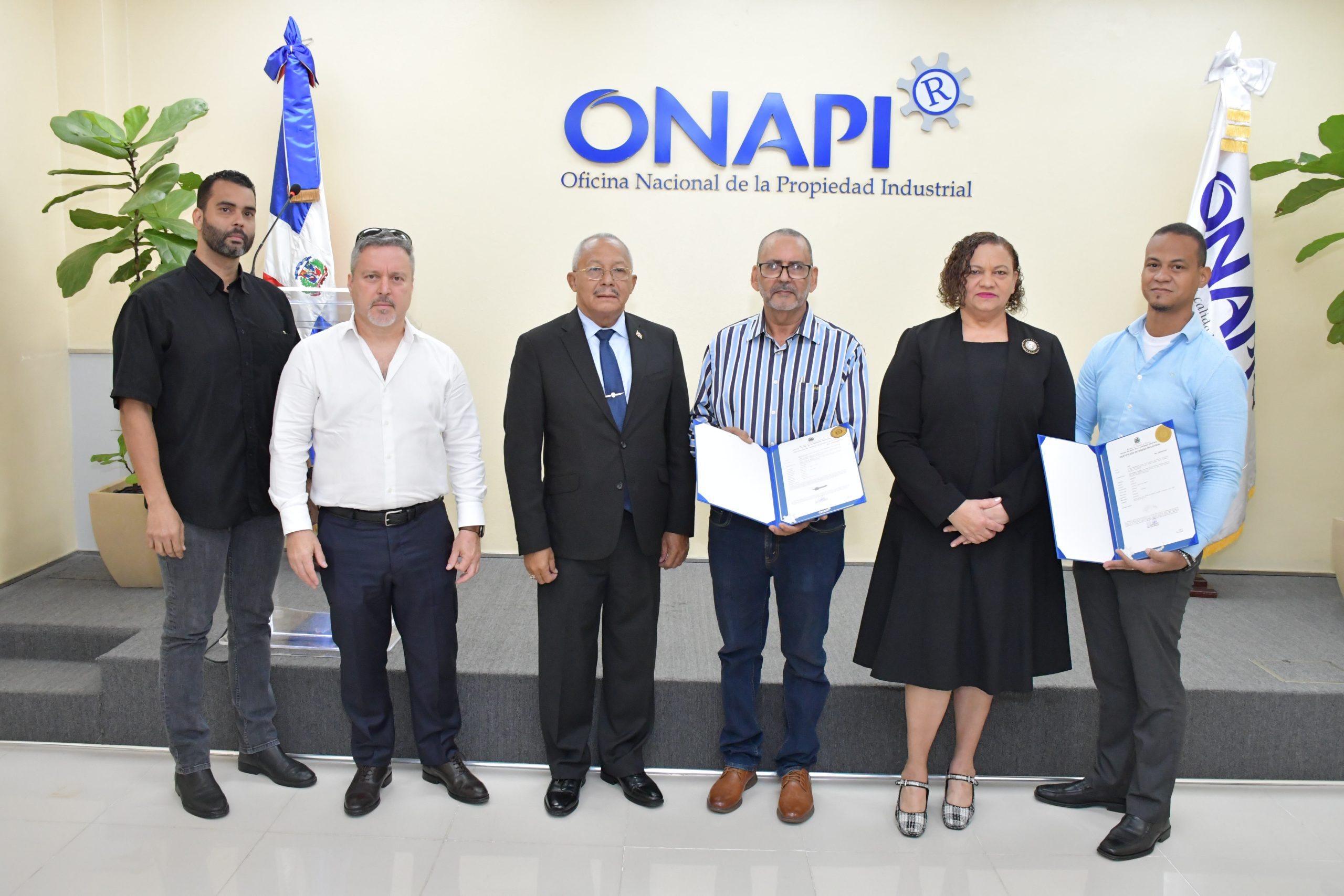 Onapi otorga dos títulos de propiedad industrial para innovación en el ...