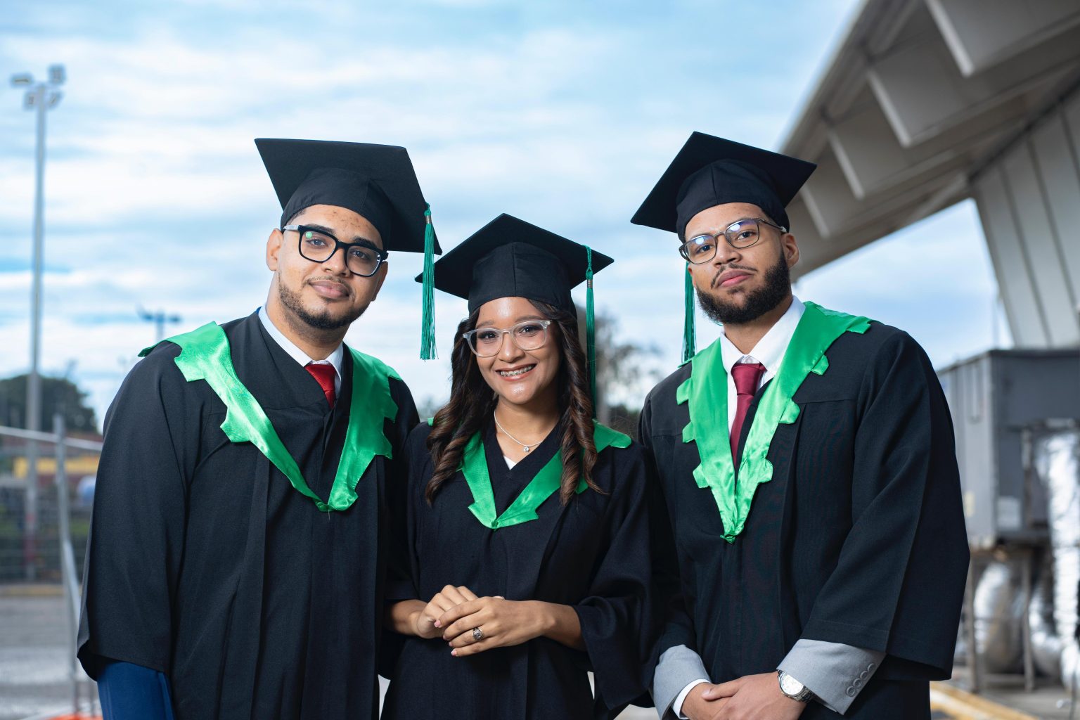 UTESA gradúa a 874 nuevos profesionales en su centésima cuarta ...