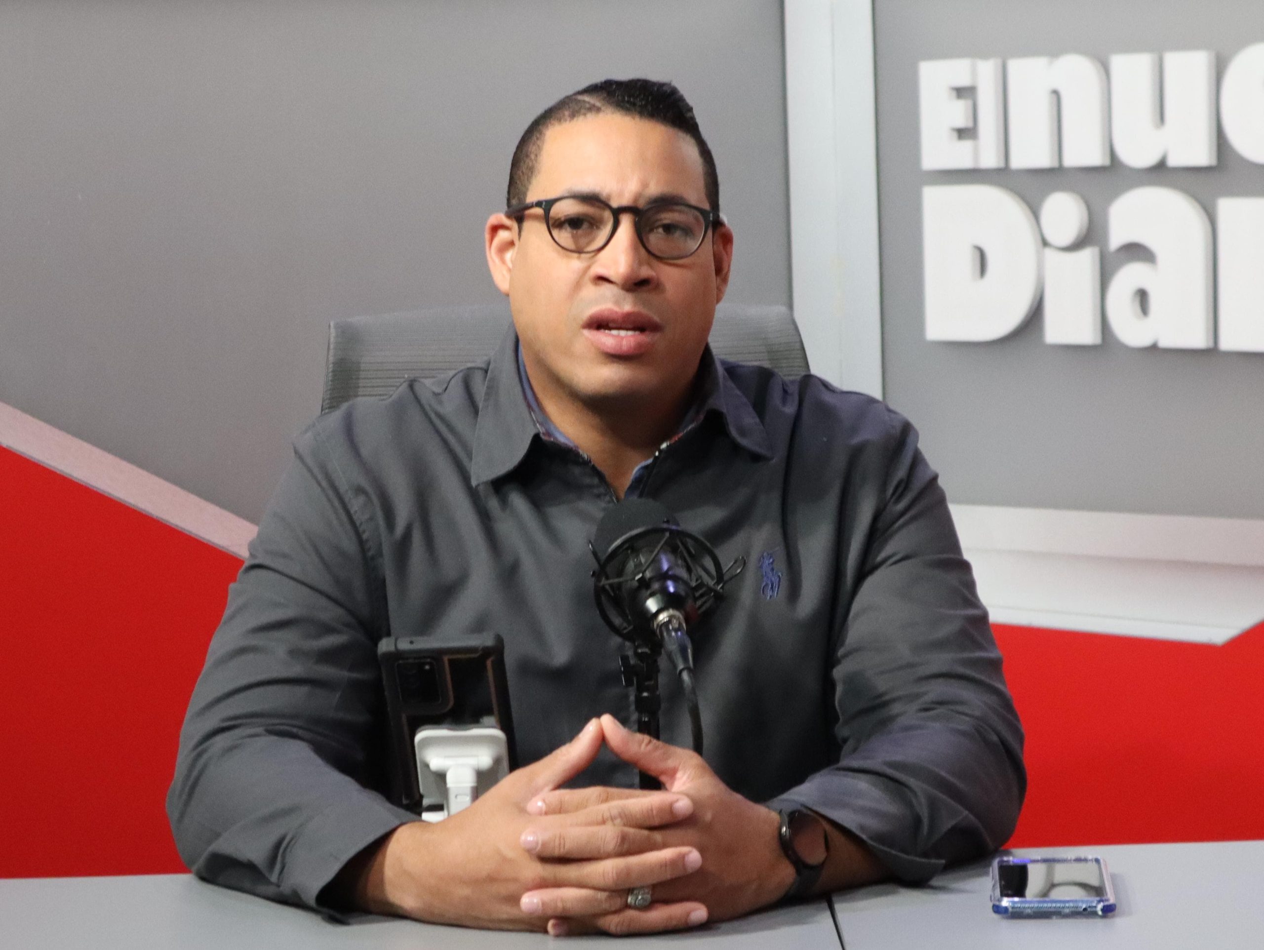 Periodista critica a Yailín por rechazar bandera dominicana en Carnaval ...