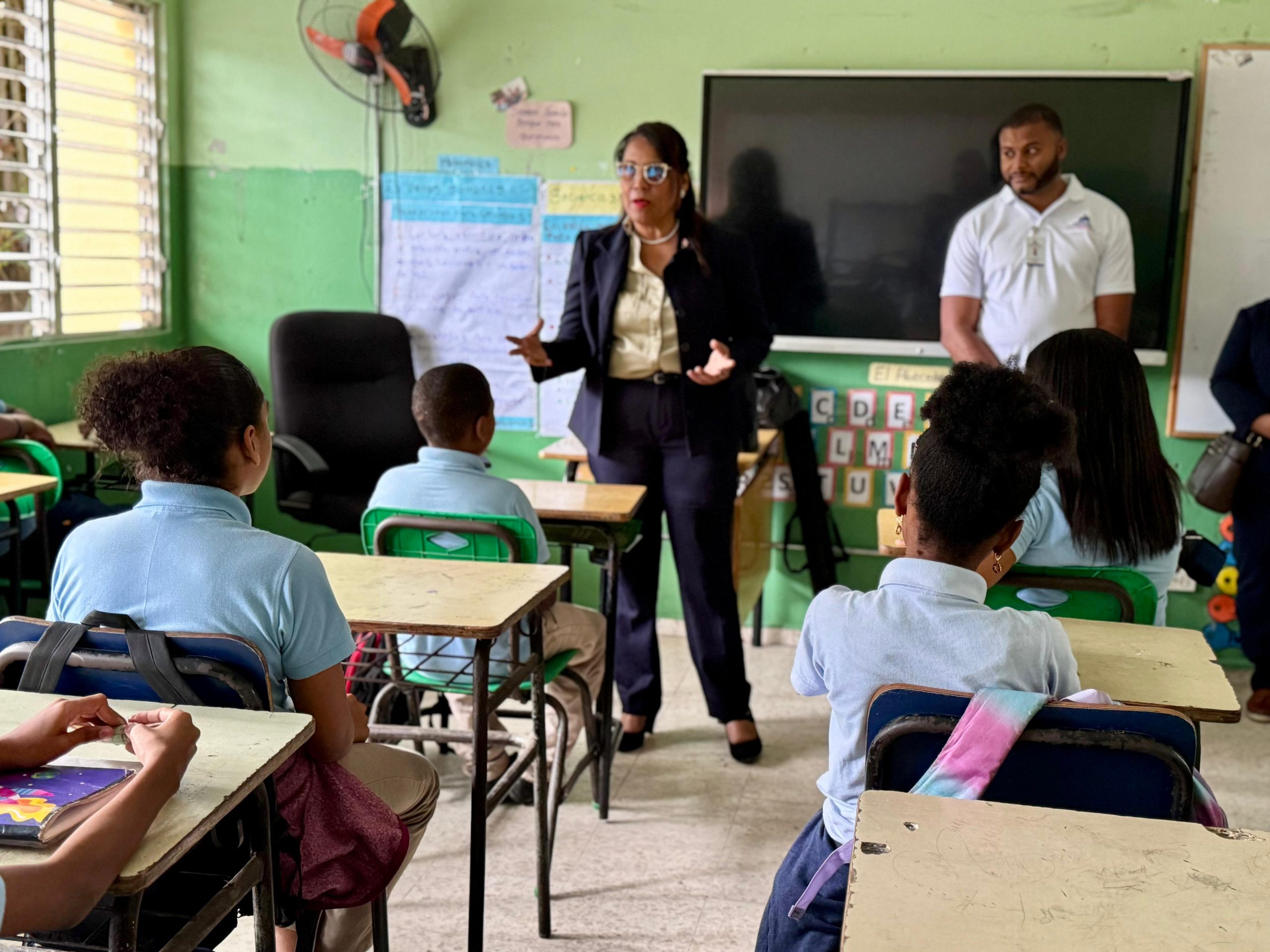 Desarrollo de la Comunidad lleva programa de formación cívica y ...