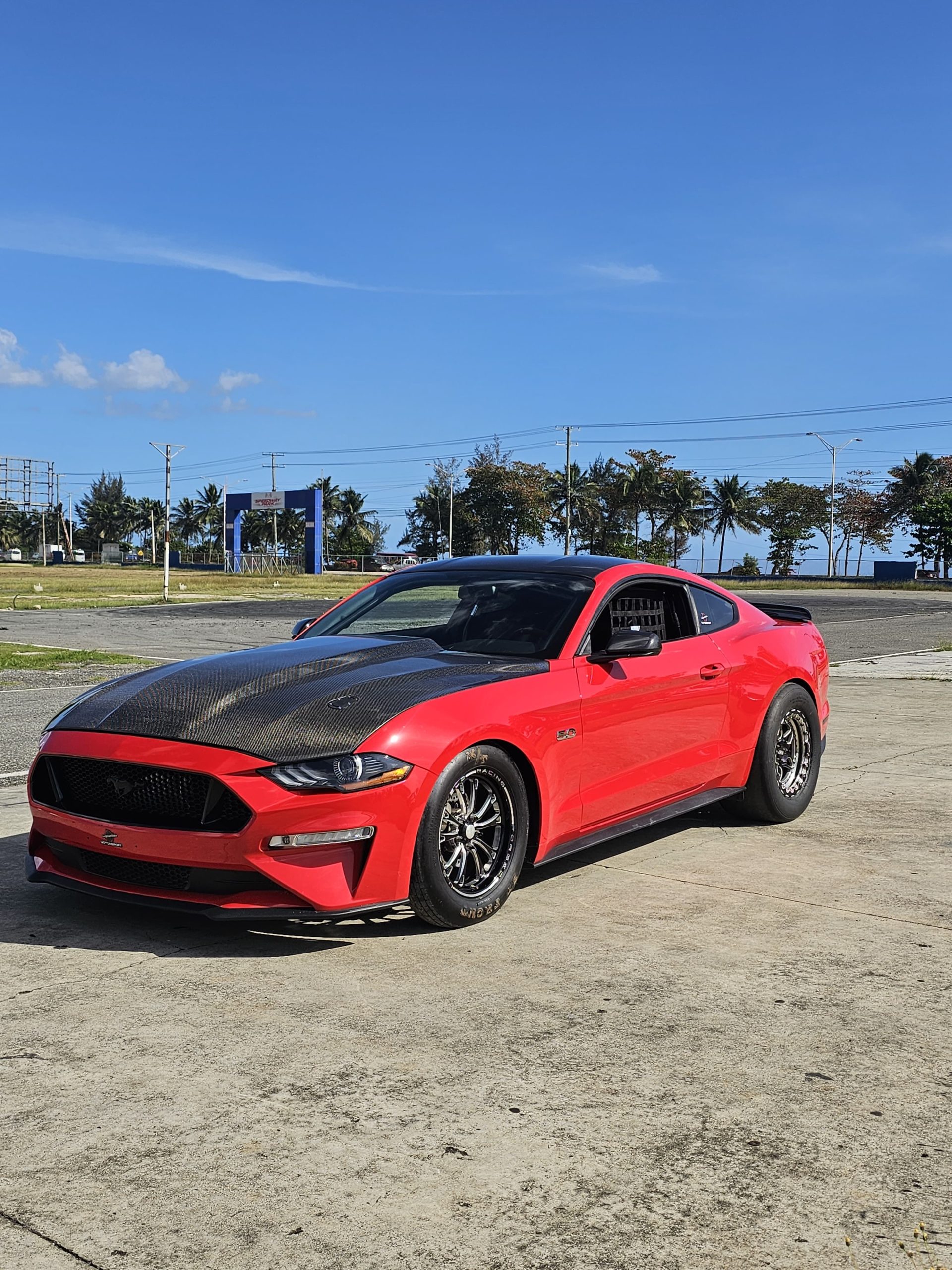 Angel Infante y su Ford Mustang hacen historia en evento de dragueo ...