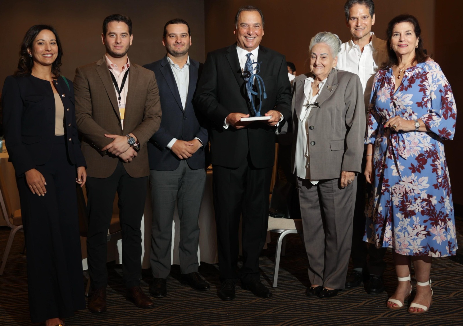 Reconocen trayectoria de Fernando Villanueva Sued, presidente de Grupo ...