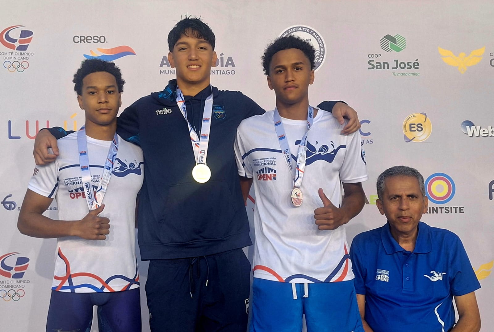 Fernández y Arias brillan en estilo Mariposa en X RD Swim Open 2025 ...