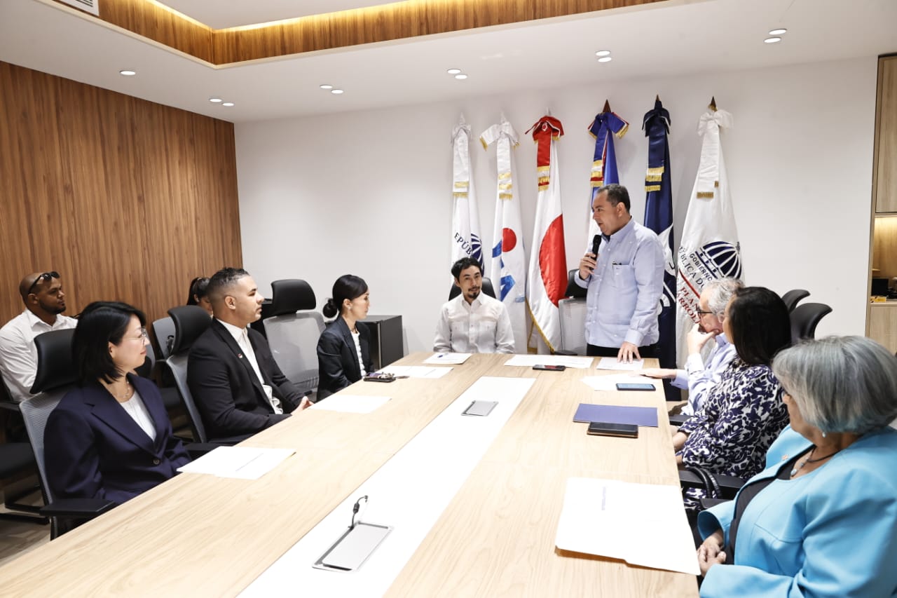 SNS recibe 120 uniformes de la JICA para fortalecer labor de promotores de salud – El Nuevo ...