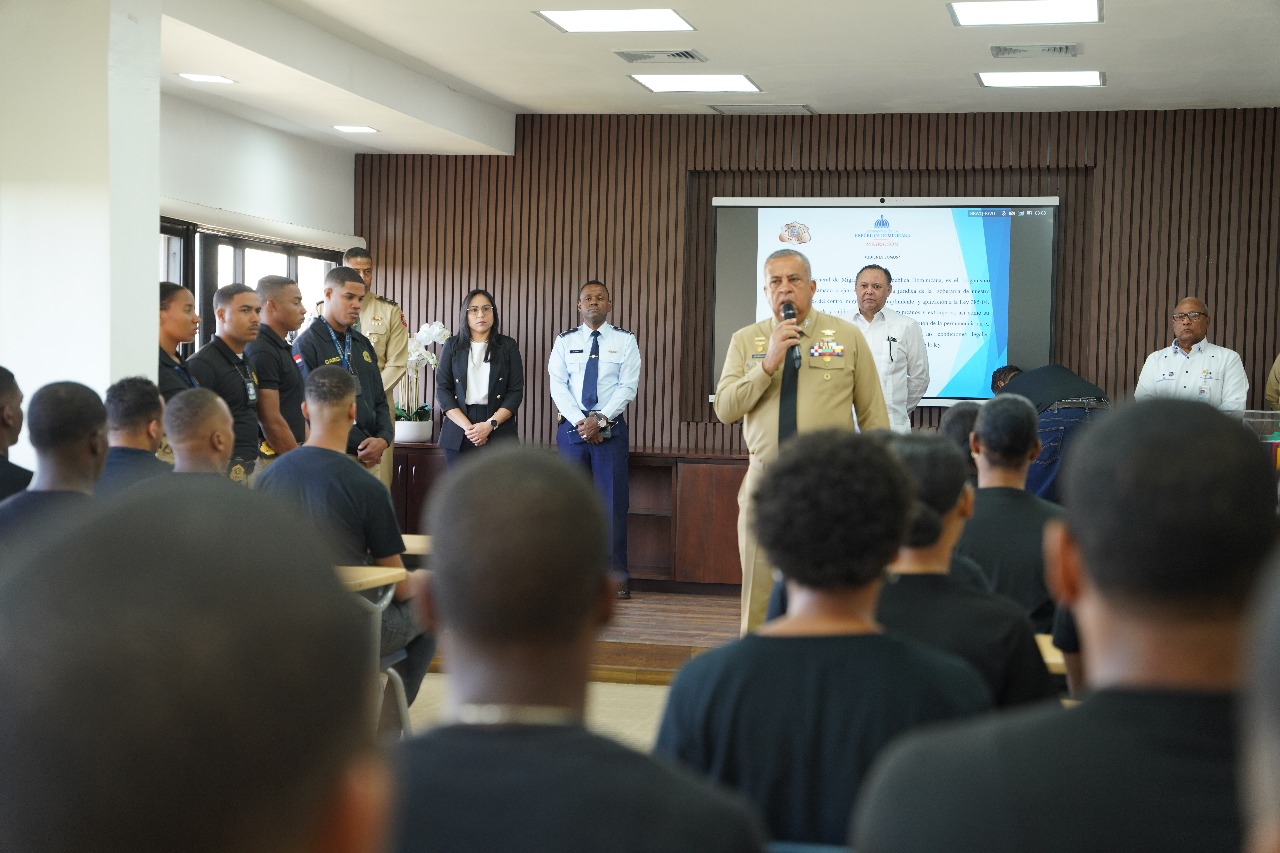 Lee Ballester exhorta a nuevos agentes de interdicción dar lo mejor ...