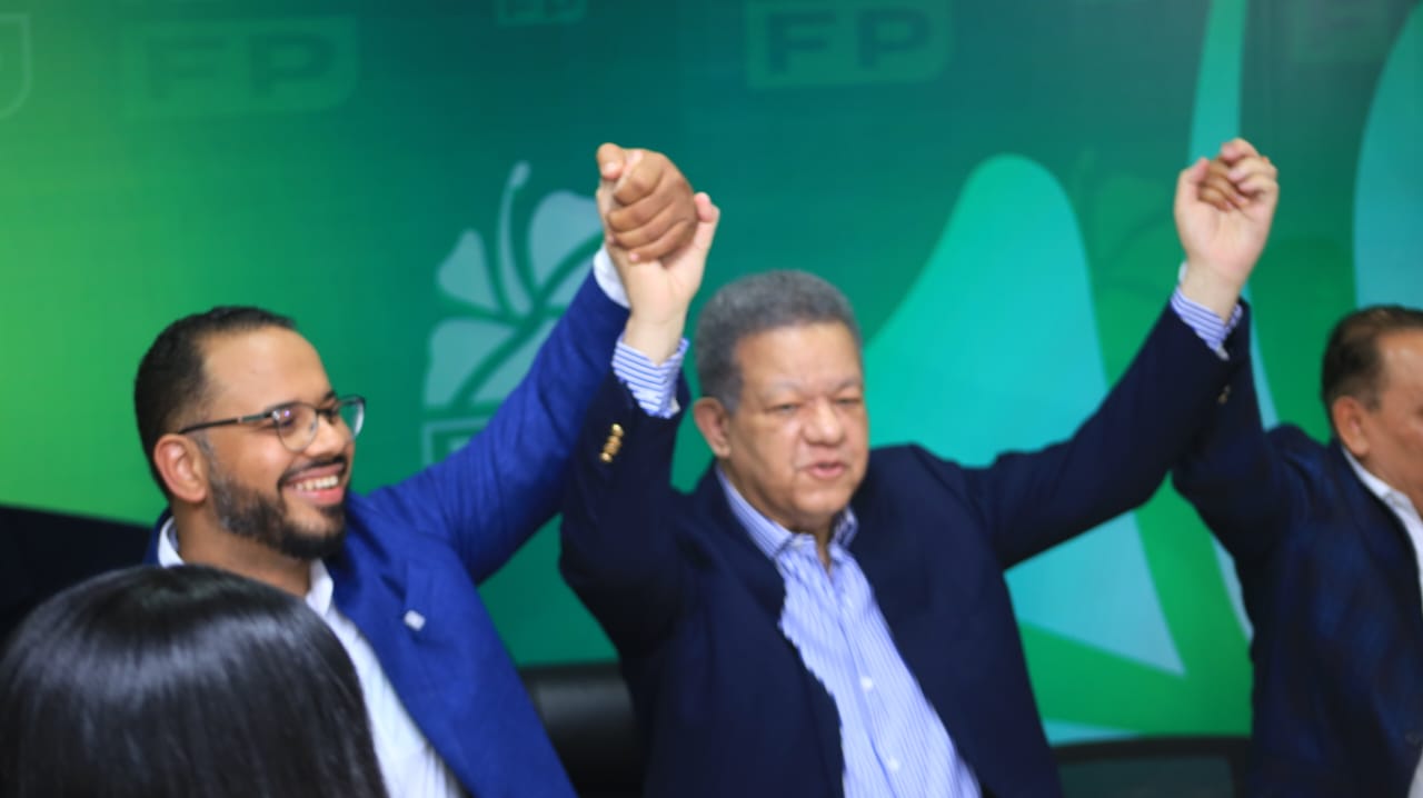 Steffano González y su equipo político se juramenta en la Fuerza del ...