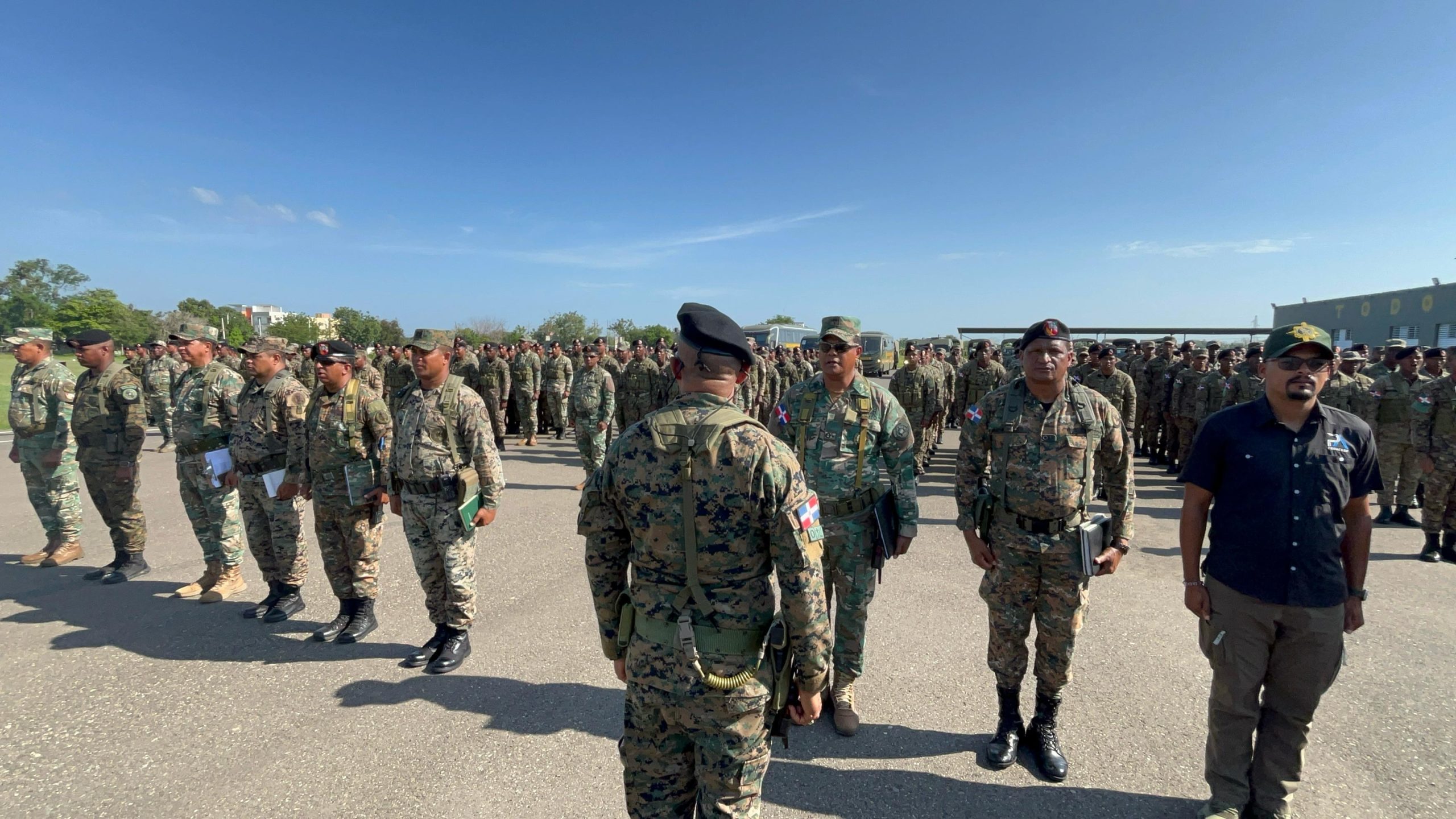 Nuevos soldados del ERD llegan a Dajabón para reforzar la frontera ante ...