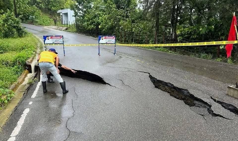 Deslizamientos y hundimientos afectan la carretera ecoturística Tenares-Gaspar Hernández – El ...