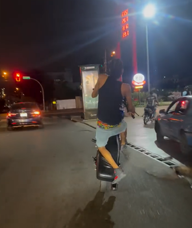Autoridades capturan menor que fue captado calibrando una motocicleta ...