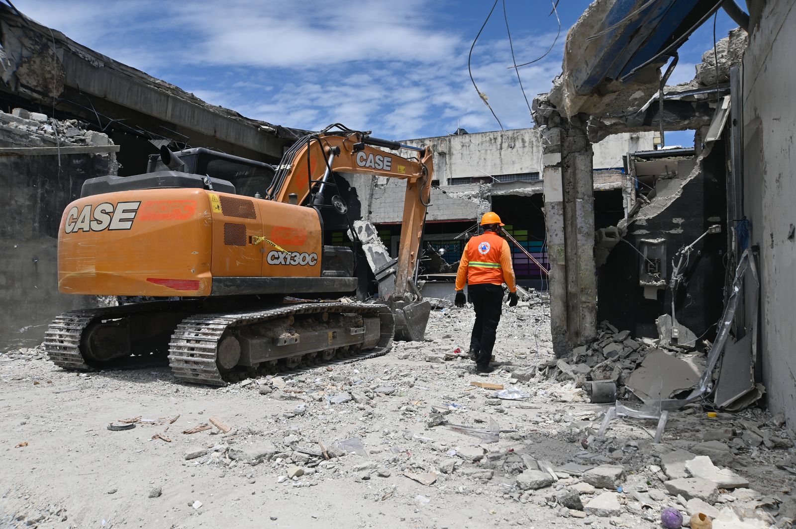 Peso en techo del Jet Set no causó colapso, según ingeniero; país sigue ...