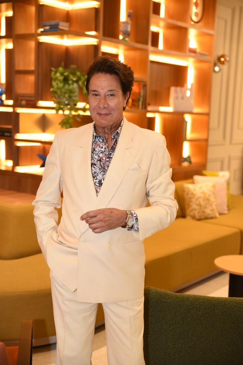 Actor y cantante mexicano Fernando Allende se deja seducir por la ...