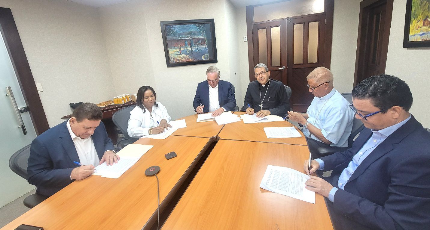 Fonper y Ucateci acuerdan gestión del Centro Educacional Bonao – El ...