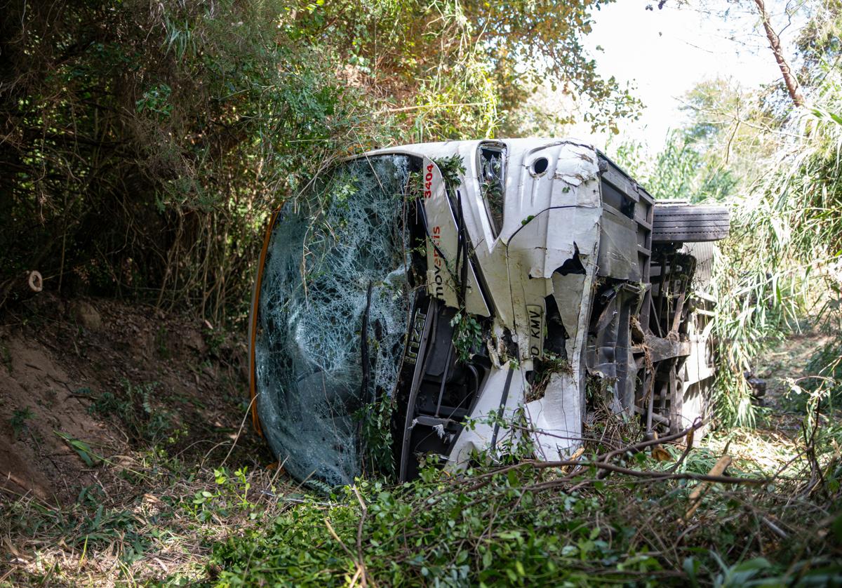 Dos heridos graves al volcar un autobús cerca de Barcelona – El Nuevo ...