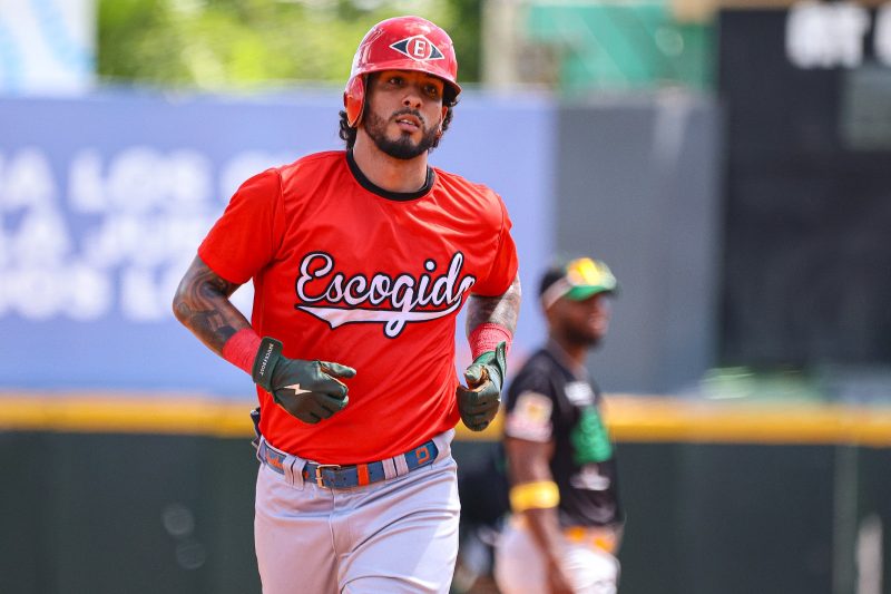 Jonathan Araúz pegó cuadrangular en pretemporada de los Leones – El Nuevo Diario (República ...